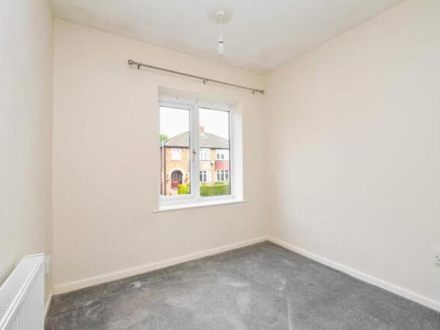 3 bedroom semi detached house for rent in Whinbrook Grove, Leeds, LS17 6AF, LS17