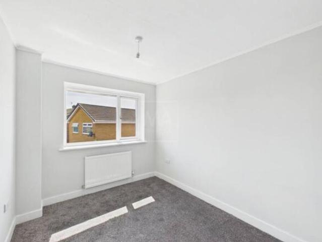 3 bedroom semi detached house for rent in Winchester Avenue, Great Sankey, WA5