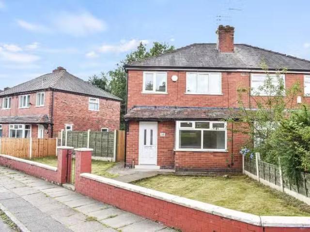 3 bedroom semi detached house for rent in Windermere Drive, Bu.