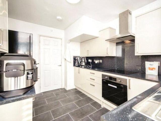 3 bedroom semi detached house for rent in Windmill Street, Rochester, Kent, ME2