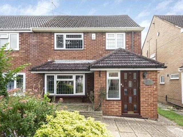 3 Bedroom Semi detached House For Rent In Windsor, Berkshire