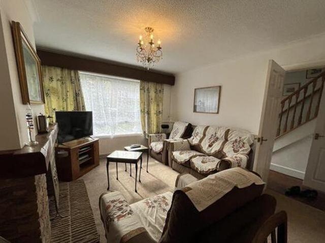 3 Bedroom Semi detached House For Rent In Windsor