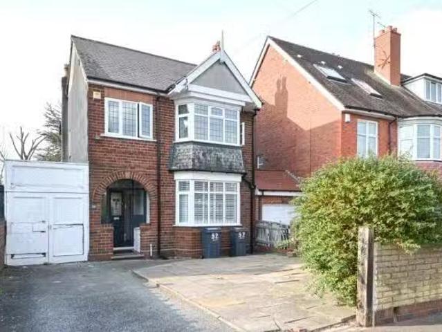 3 bedroom semi detached house for rent in Willow Avenue, Birmi.