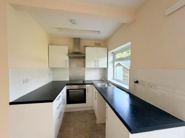 3 bedroom semi detached house for rent in Willow Avenue, Wolverhampton, WV11