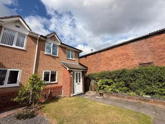 3 bedroom semi detached house for rent in Wiremill Close, Birm.
