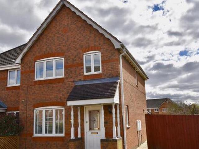 3 Bedroom Semi detached House For Rent In Wootton