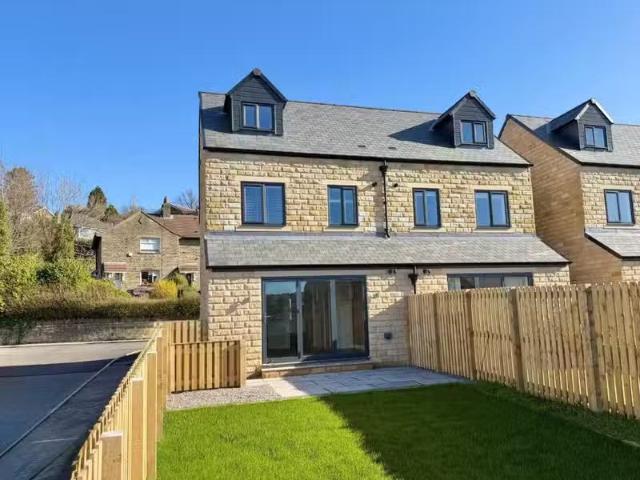 3 bedroom semi detached house for rent in Woodland Court, Holm.
