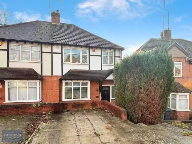 3 bedroom semi detached house for rent in Woodleigh Avenue, Bi.