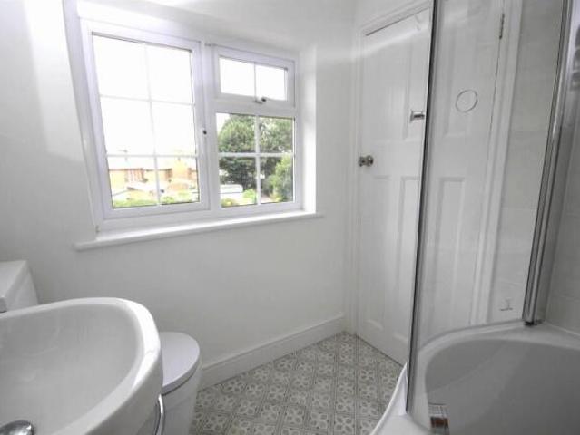 3 bedroom semi detached house for rent in Woodman Road, Brentwood, Essex, CM14