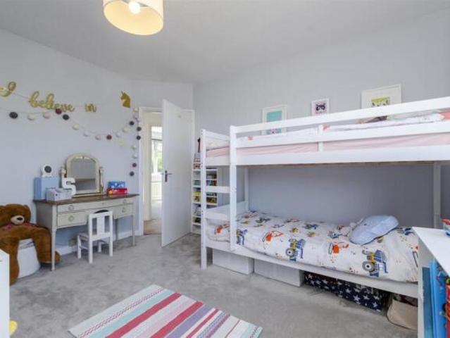 3 bedroom semi detached house for rent in Woodstock Road, CARSHALTON, SM5