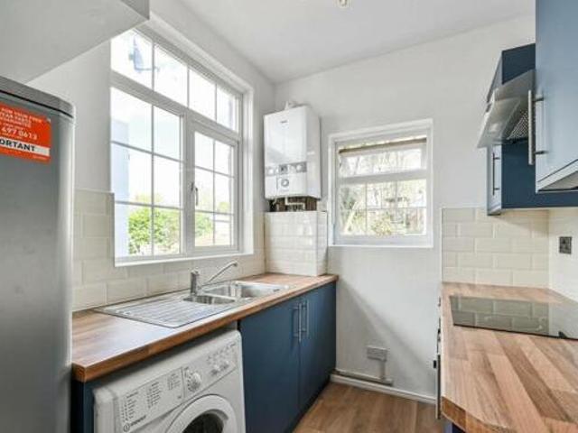3 Bedroom Semi detached House For Rent In Woolwich, London