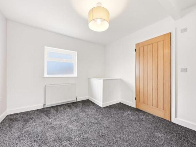 3 bedroom semi detached house for rent in Wolley Avenue, New Farnley, Leeds, LS12