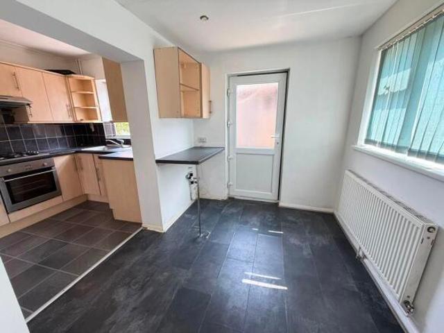 3 bedroom semi detached house for rent in Wynchcombe Avenue, Penn, Wolverhampton, WV4