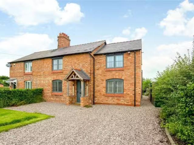 3 bedroom semi detached house for rent in Abbeydale Cottages.