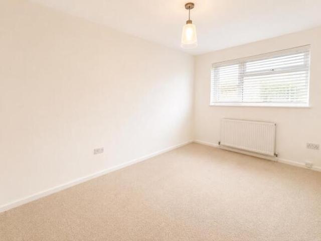 3 bedroom semi detached house for rent in Admiral Close, Cheltenham, Gloucestershire, GL51