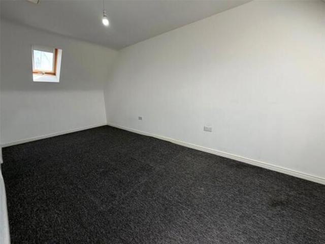 3 bedroom semi detached house for rent in Akron Drive, Wolverhampton, WV10