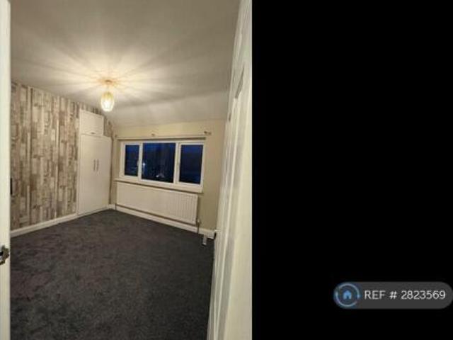3 bedroom semi detached house for rent in Albert Avenue, Stoke On Trent, ST3