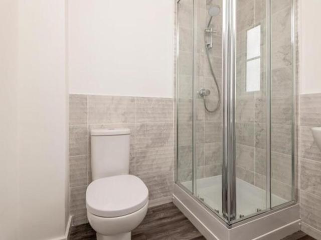 3 bedroom semi detached house for rent in Albert Rise, Morley, Leeds, West Yorkshire, LS27