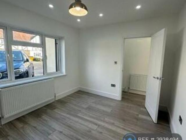 3 bedroom semi detached house for rent in Alberta Avenue, Cheam, Sutton, SM1