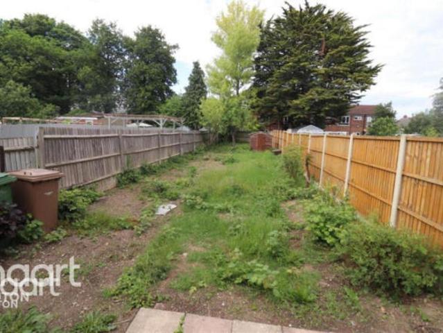 3 bedroom semi detached house for rent in Alder Crescent, Luton, LU3