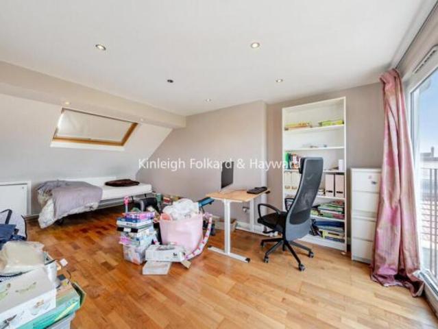 3 bedroom semi detached house for rent in Amity Grove, Raynes Park, London, SW20