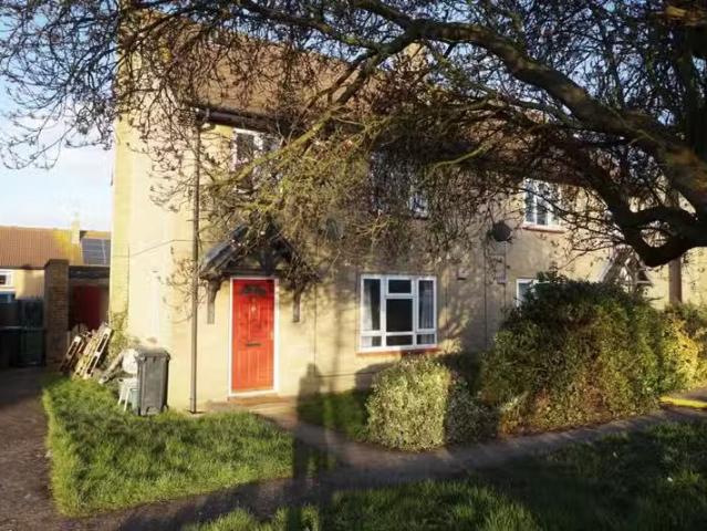 3 bedroom semi detached house for rent in Anson Road, Locking.