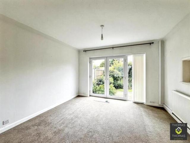 3 bedroom semi detached house for rent in Ashwood Way, Hucclecote, GL3