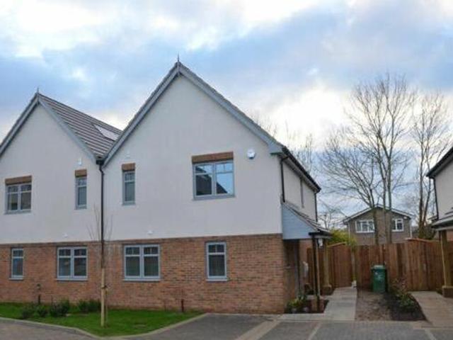 3 Bedroom Semi detached House For Rent In Ash