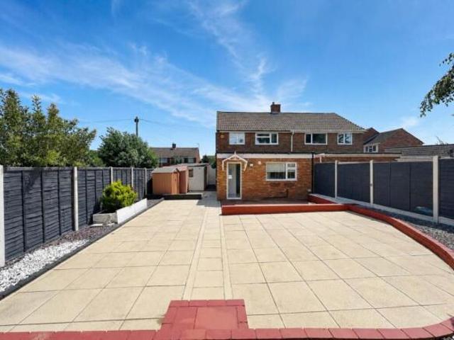 3 bedroom semi detached house for rent in Ashfield Way, Luton, LU3