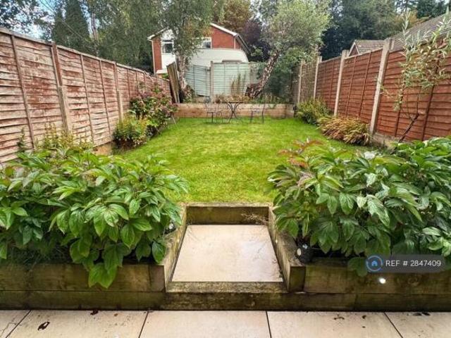 3 bedroom semi detached house for rent in Ashlands Road, Stoke On Trent, ST4