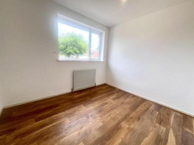 3 bedroom semi detached house for rent in Appletree Grove, Wolverhampton, WV6