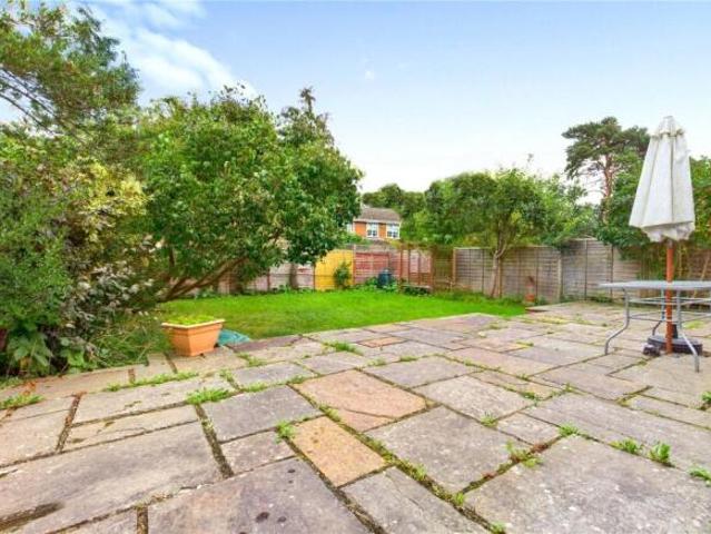 3 bedroom semi detached house for rent in Armour Hill, Tilehurst, Reading, Berkshire, RG31