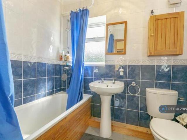 3 bedroom semi detached house for rent in Arnside Road, Nottingham, NG5
