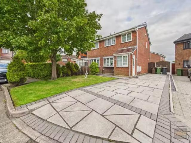 3 bedroom semi detached house for rent in Aragon Close, Lydiat.