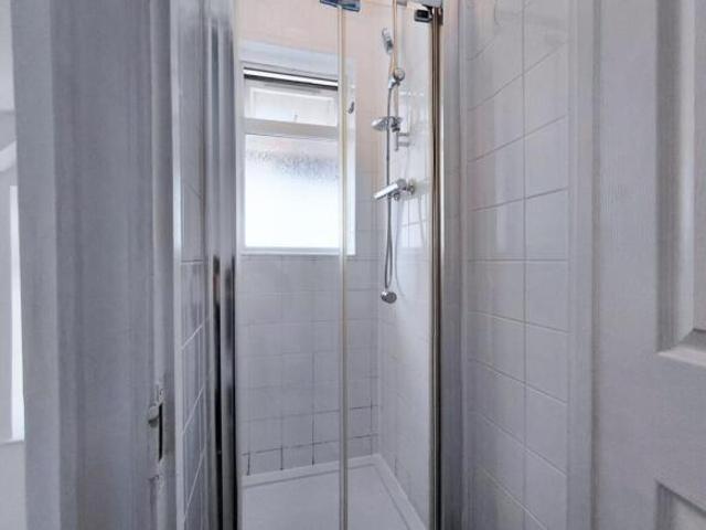 3 bedroom semi detached house for rent in Argyle Close, Ealing, London W13