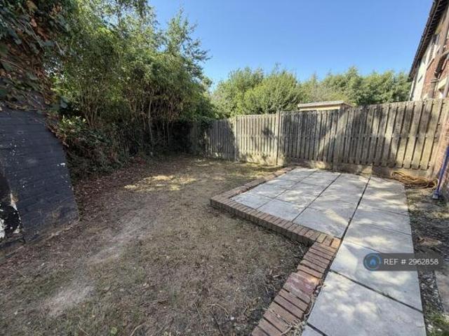 3 bedroom semi detached house for rent in Attlee Road, Liverpool, L36