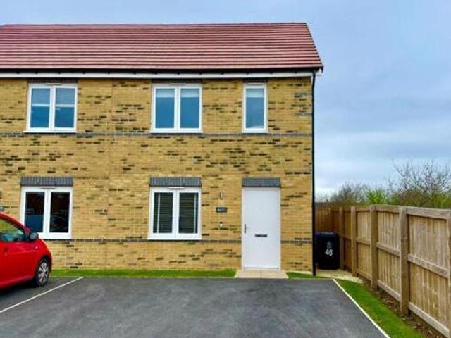3 Bedroom Semi detached House For Rent In Auckley, Doncaster