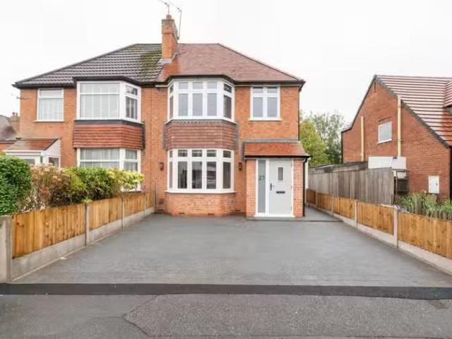 3 bedroom semi detached house for rent in Avon Road, Shirley.