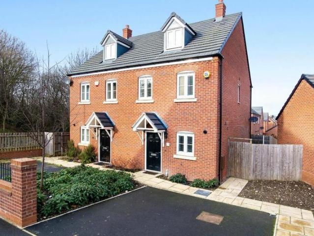 3 bedroom semi detached house for rent in Avery Avenue, Edgbas.