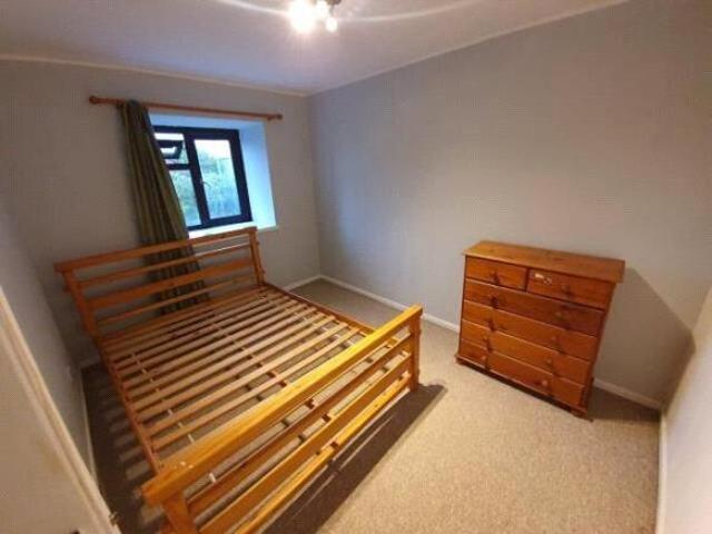 3 bedroom semi detached house for rent in Bampton Close, Oxford, OX4