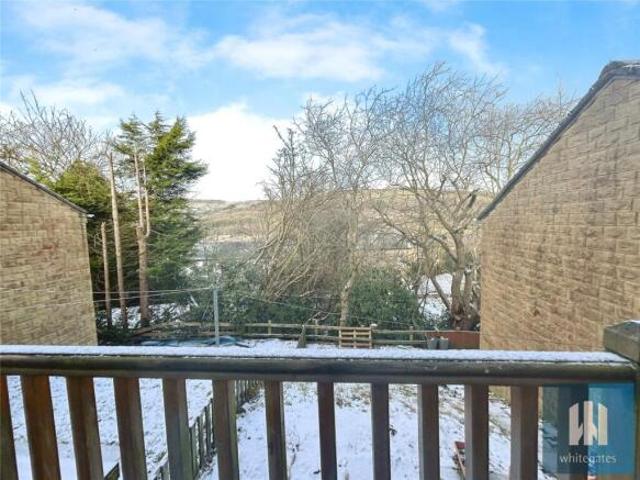 3 bedroom semi detached house for rent in Banks Road, Linthwaite, Huddersfield, HD7