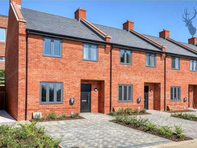 3 bedroom semi detached house for rent in Bansons Lane, Ongar.