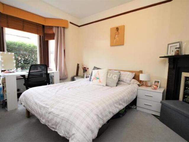 3 bedroom semi detached house for rent in Baden Road, Guildford, GU2
