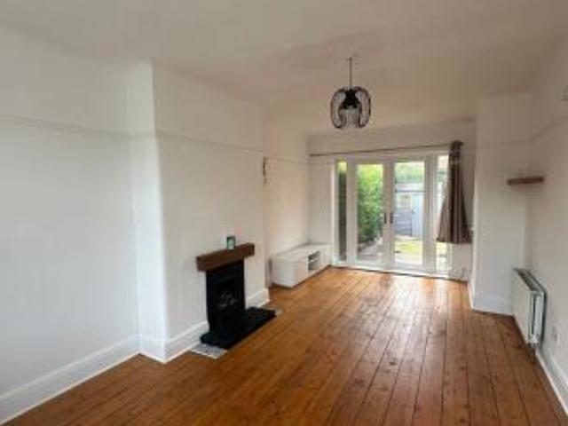 3 bedroom semi detached house for rent in Barton Road, Stretford, M32