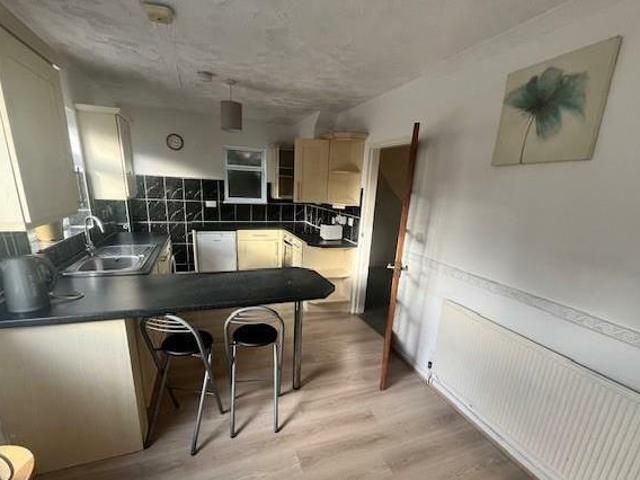 3 Bedroom Semi detached House For Rent In Bartley Green