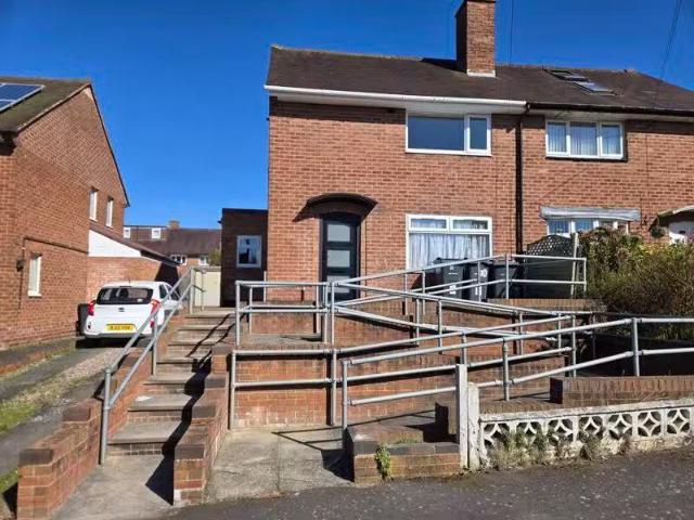 3 bedroom semi detached house for rent in Barn Croft, Bartley.