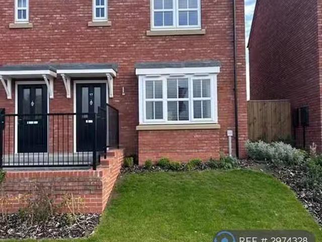 3 bedroom semi detached house for rent in Barnes Way, Kingswoo.