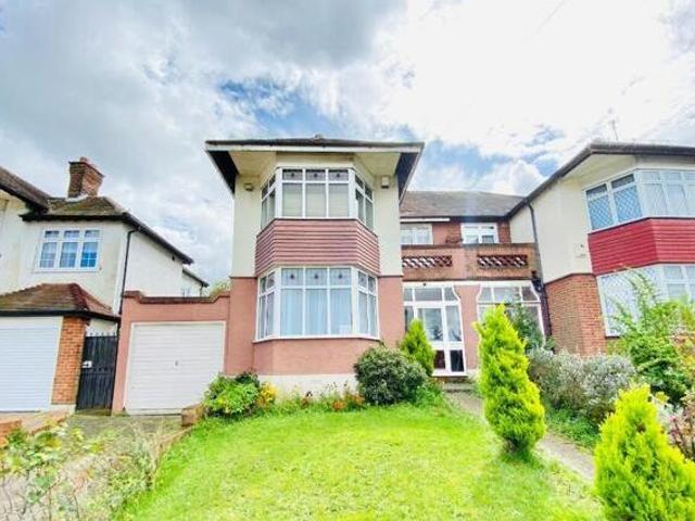 3 Bedroom Semi detached House For Rent In Barnet, Hertfordshire