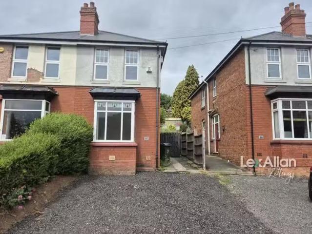 3 bedroom semi detached house for rent in Barrs Road, Cradley.
