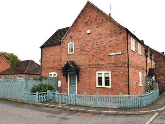 3 Bedroom Semi detached House For Rent In Bathley